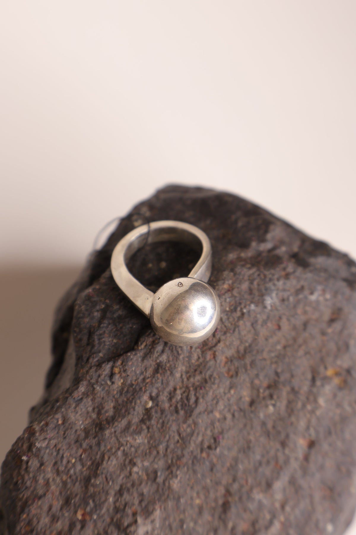 Silver ball ring – Kintu Studio
